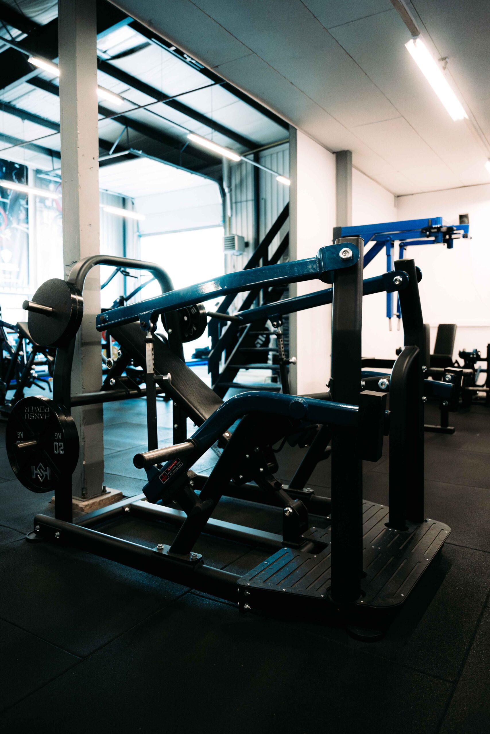 Robust plate loaded machines - Supreme Strength Den Haag